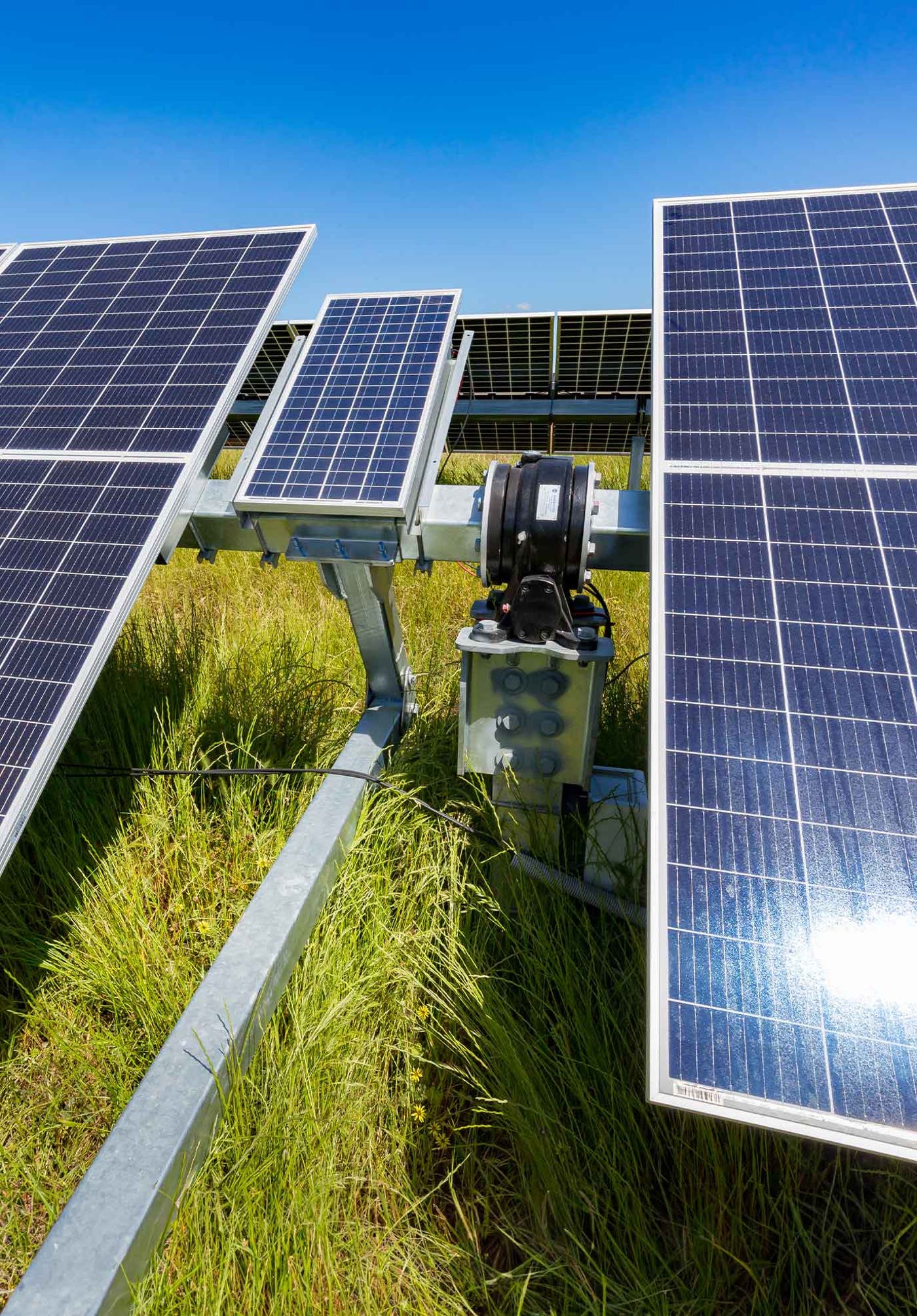 solar panels with tracker and motor