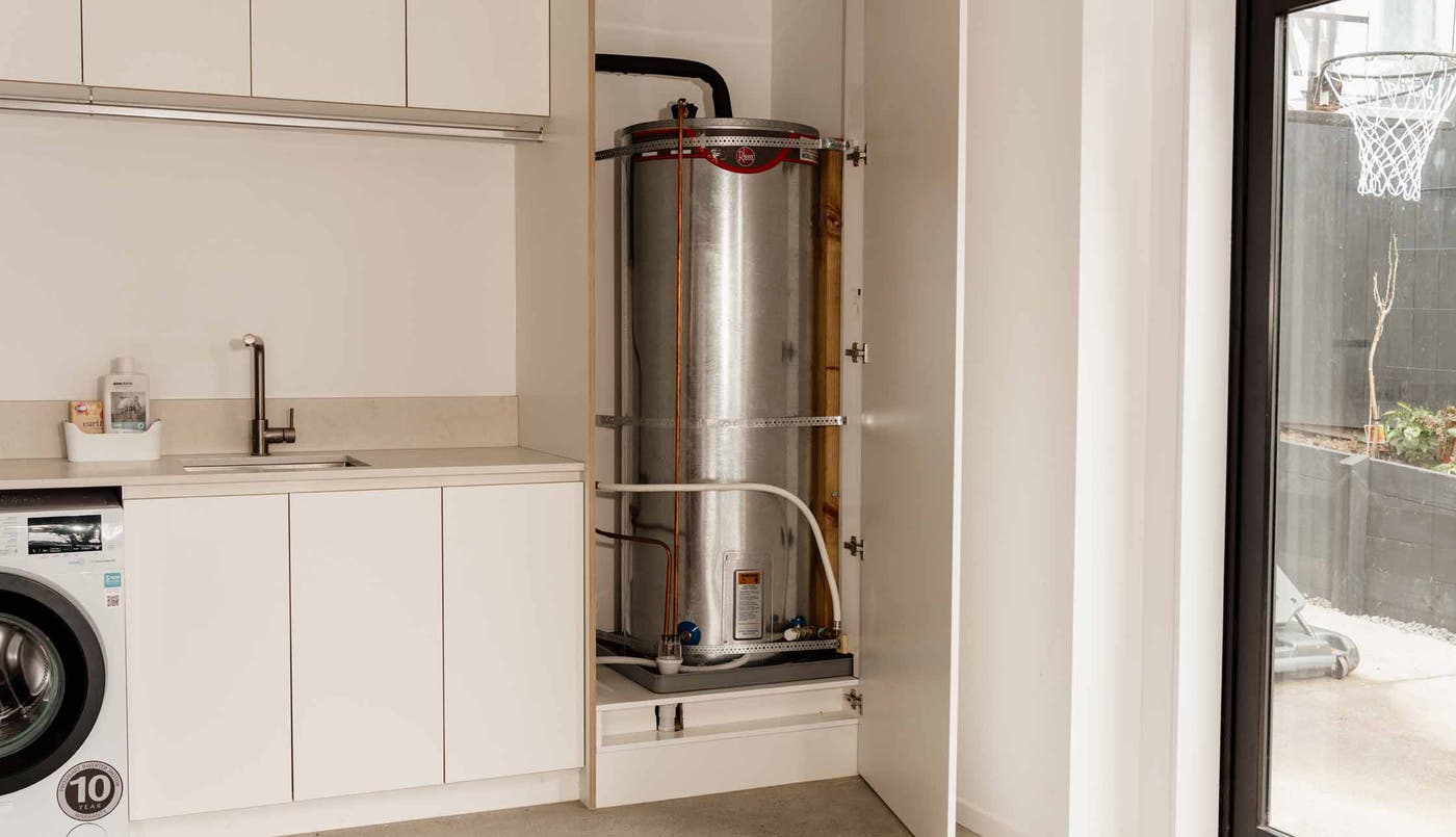 Electric water heaters vs. Hot water heat pumps